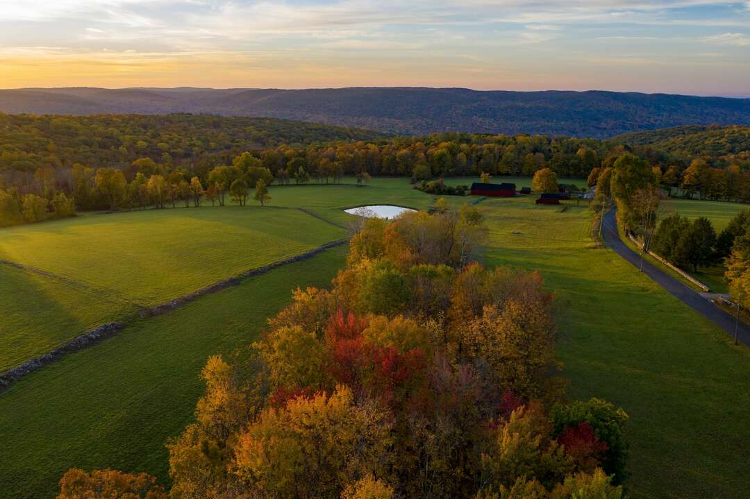 Connecticut releases official peak foliage times for fall 2021