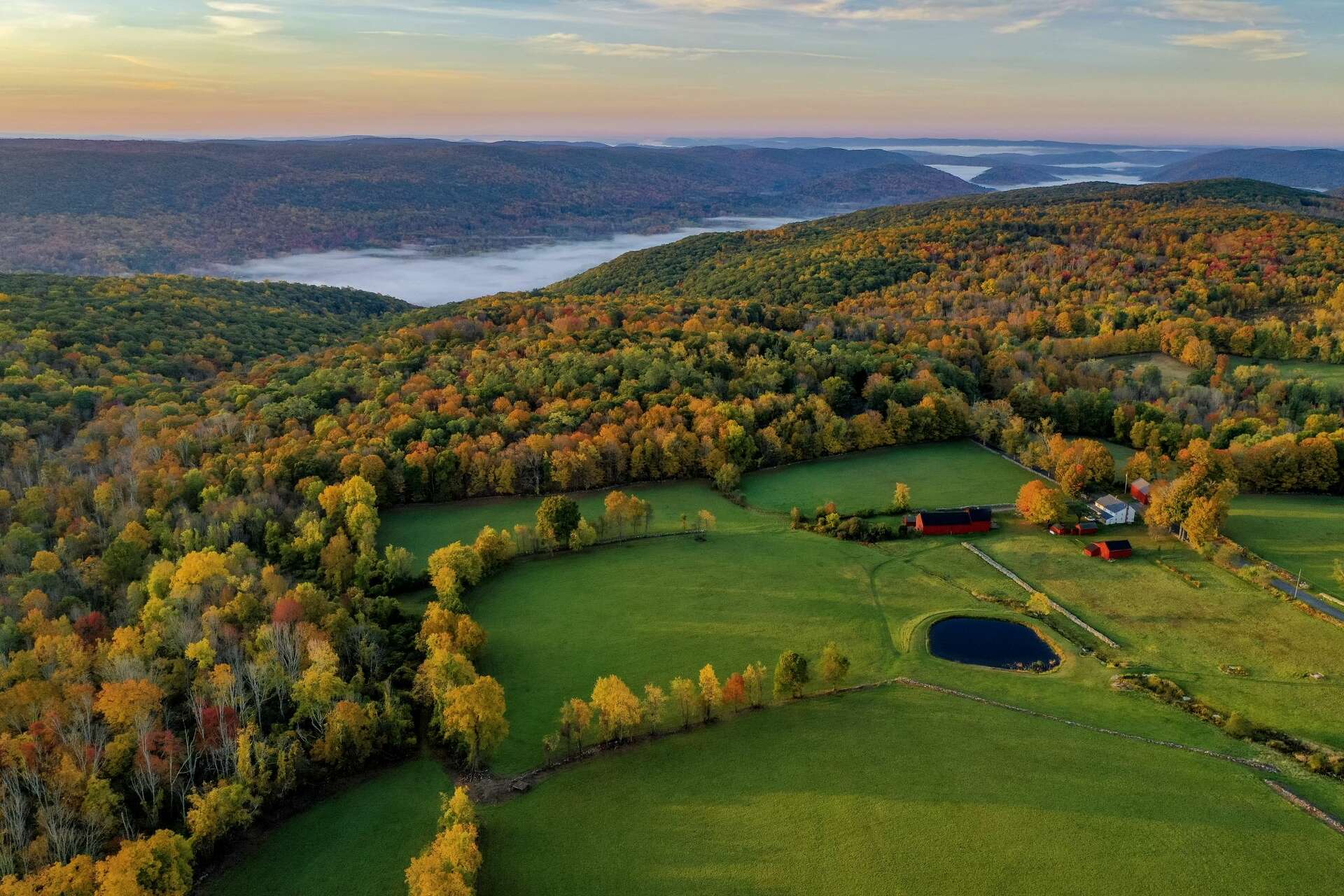 Connecticut releases official peak foliage times for fall 2021