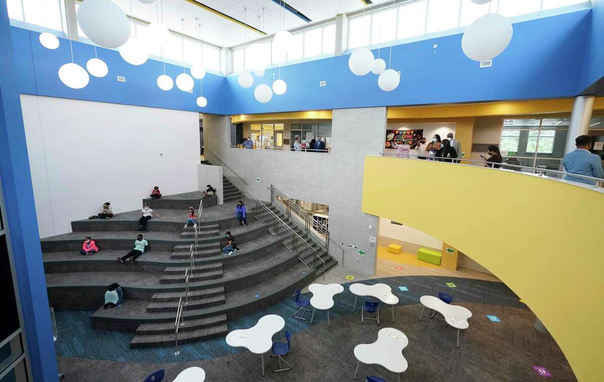 More than 80,000 Houston ISD students return to campus for a 'year of ...