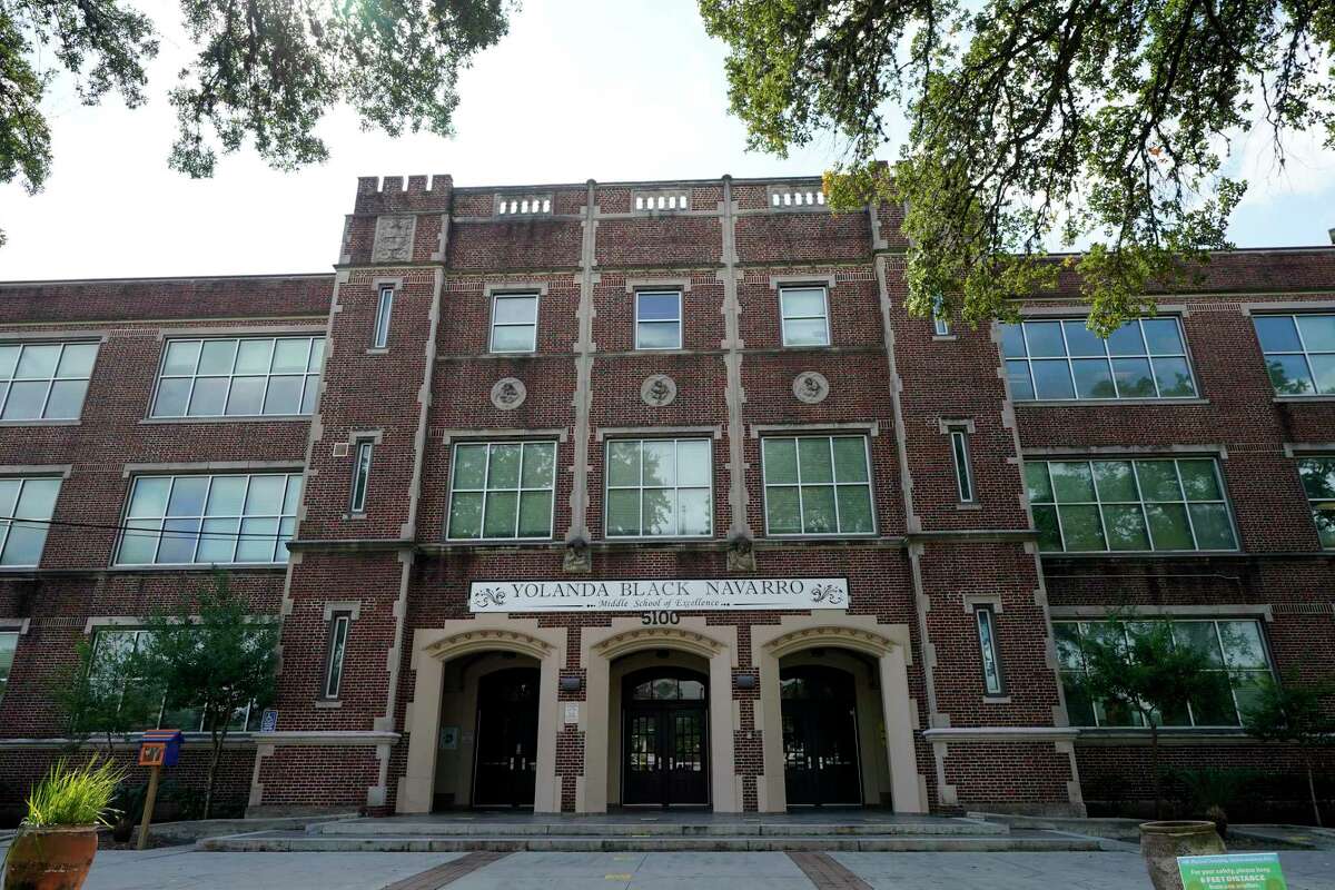 More than 80,000 Houston ISD students return to campus for a 'year of ...