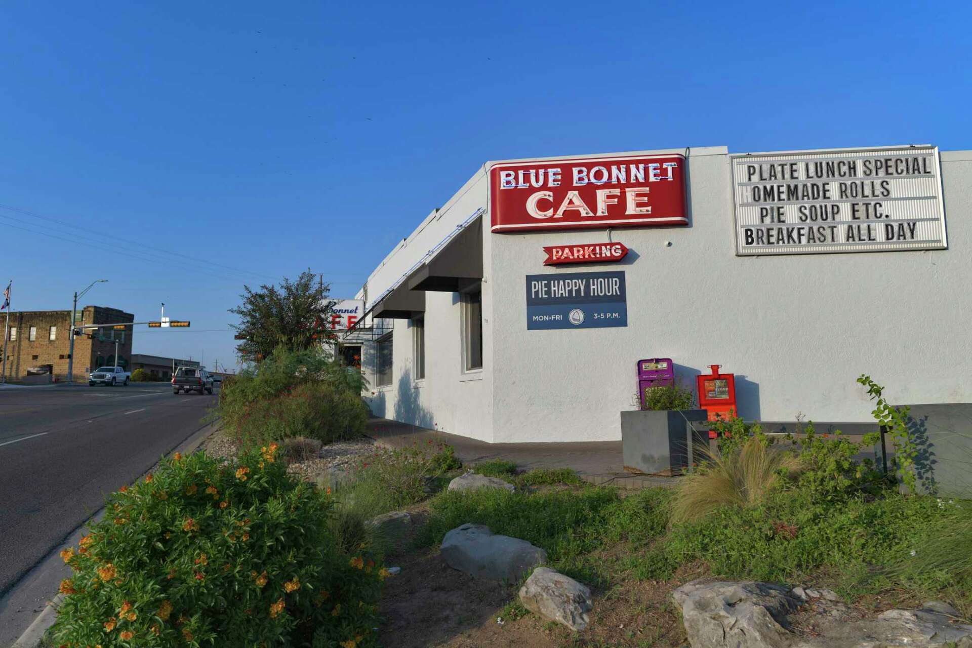 Blue Bonnet Cafe named the best ‘hole-in-the-wall’ diner in Texas