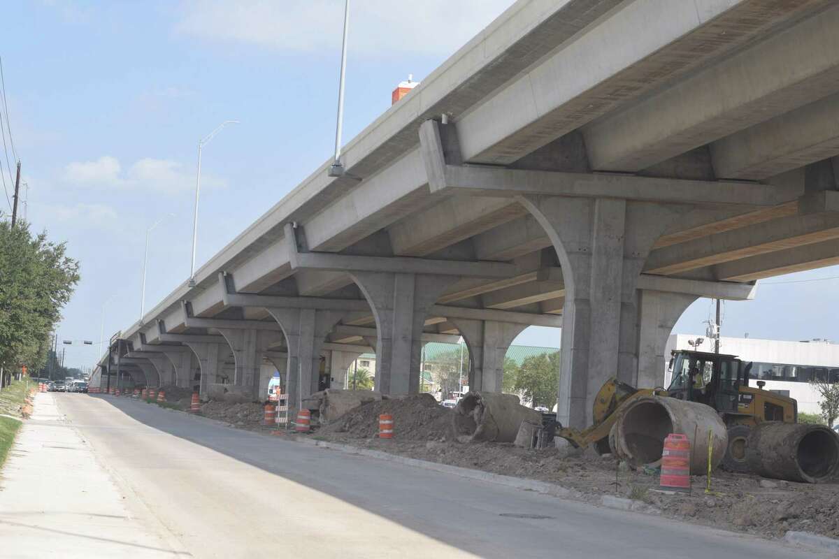 Flyover bridge at US 290 that connects Hwy. 6, FM 1960 set to open this ...