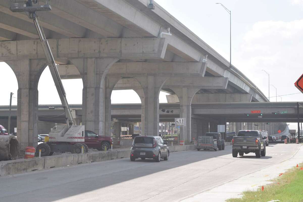 Flyover bridge at US 290 that connects Hwy. 6, FM 1960 set to open this ...