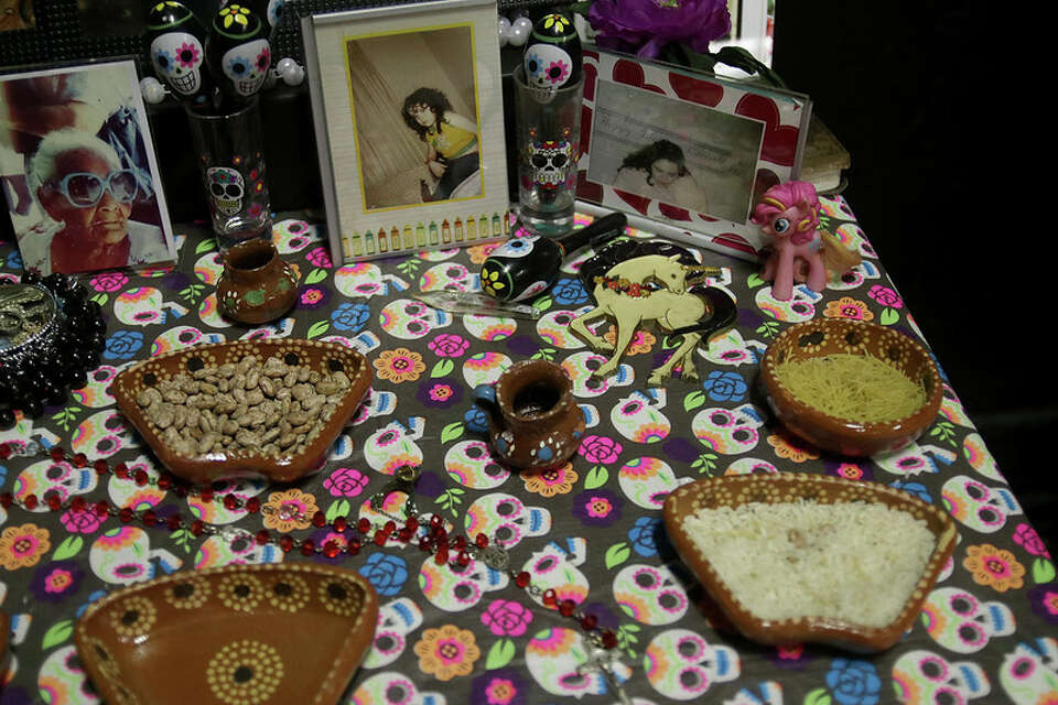 A Houston curator on how to make an authentic Día de los Muertos altar