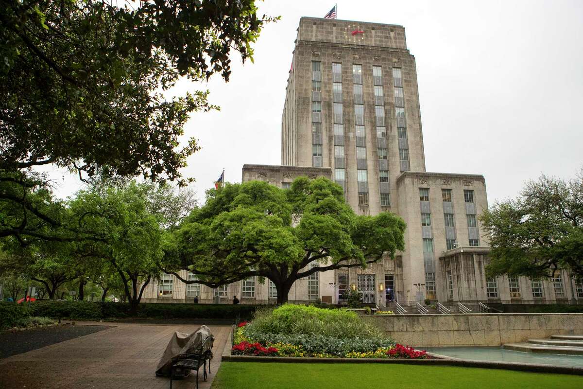 Houston delays $7.2M in COVID-19 spending — including new trash cans ...