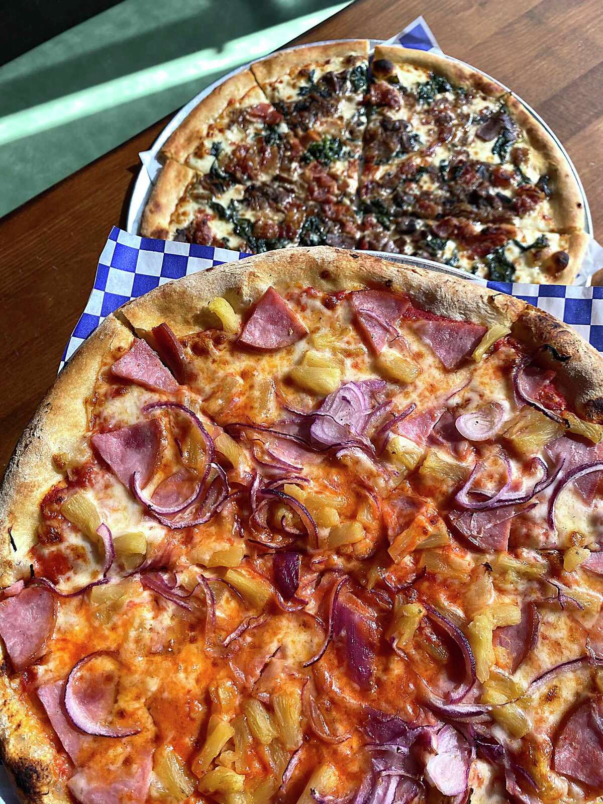 52 Weeks of Pizza: At New Braunfels’ Bootleggers Pizza Parlor ...