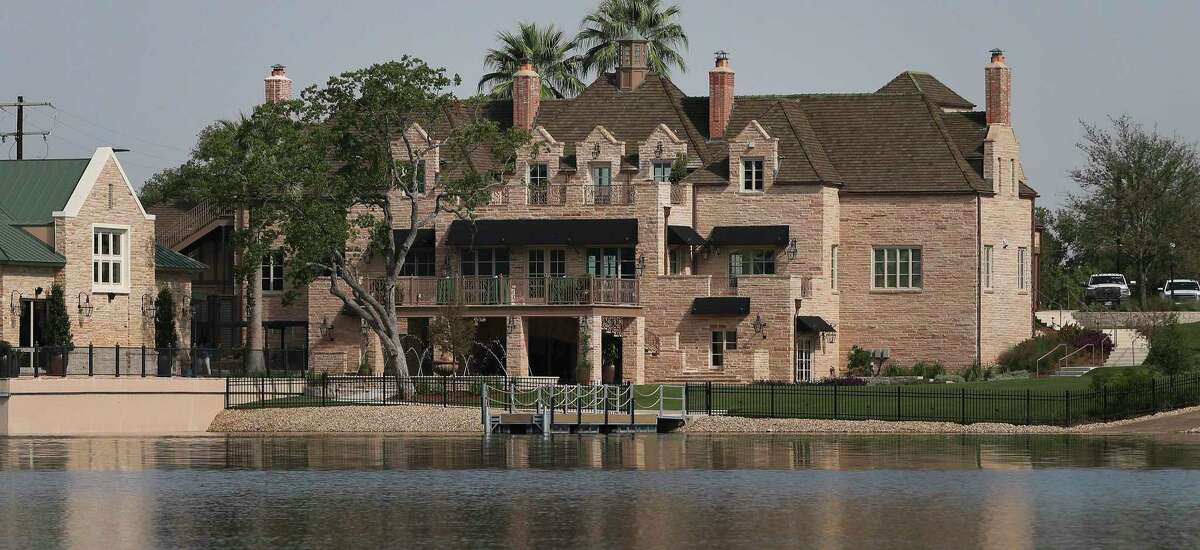 San Antonio’s Red Berry Mansion gets new life as home to catering ...