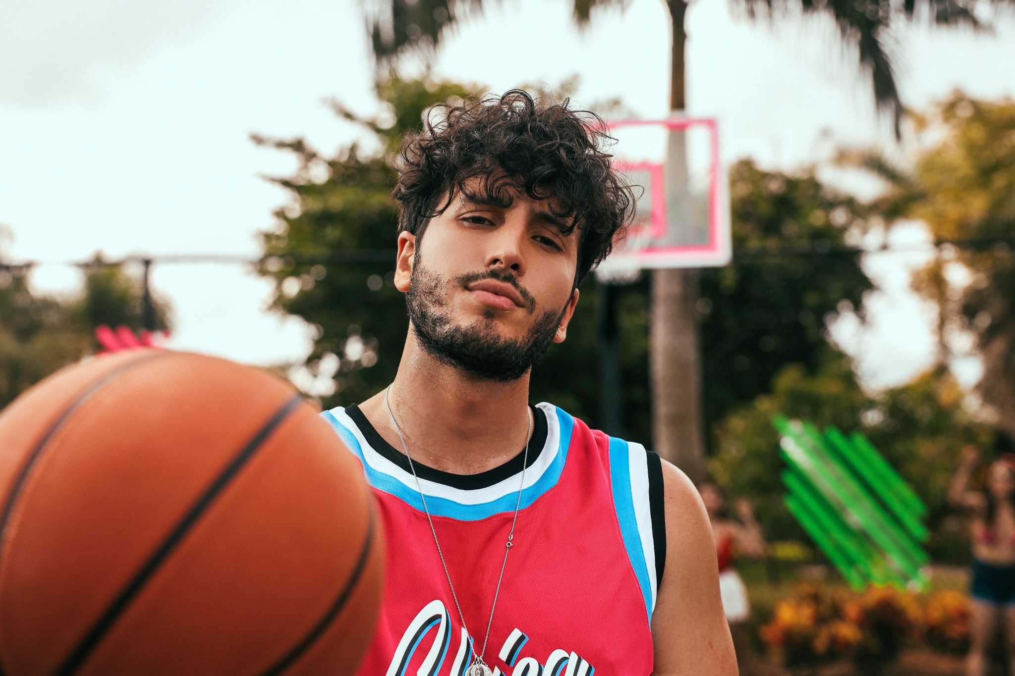 Colombian singer Sebastián Yatra celebrates with ‘Chica Ideal’