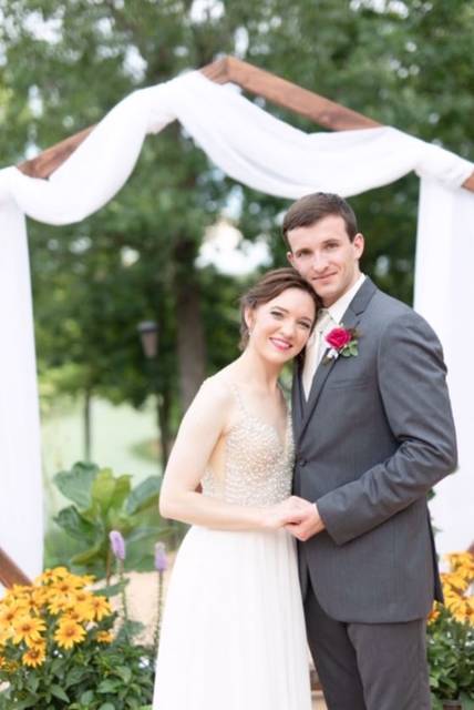 Partridge, Russell wed in Missouri