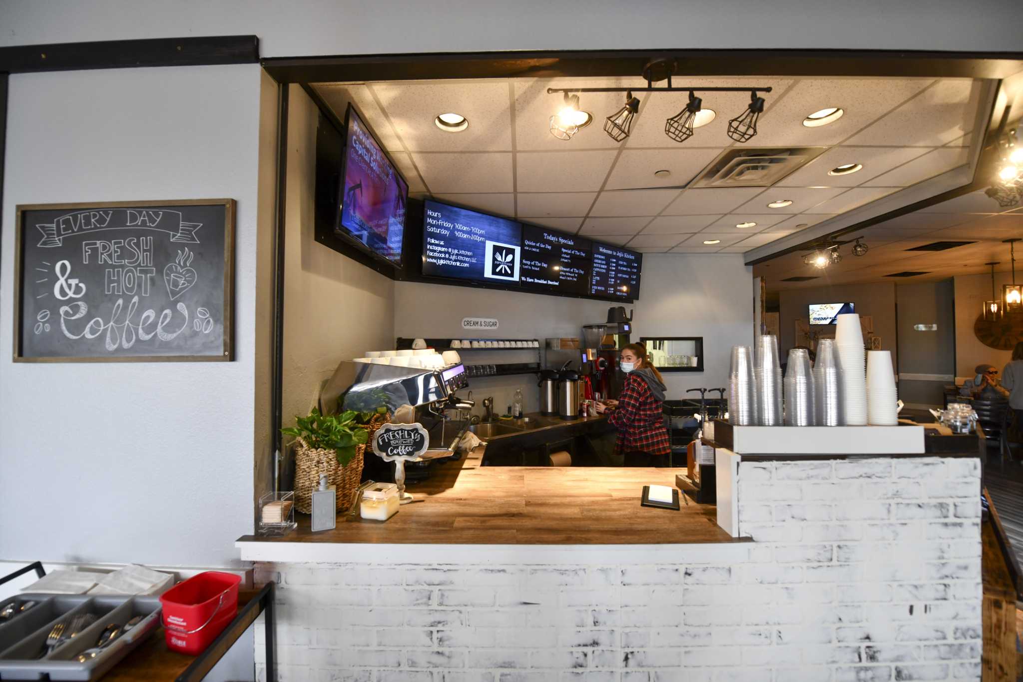 Small Bites: Juji’s Kitchen is dream come true for chef