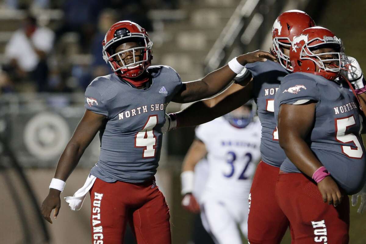 Dematrius Davis leads North Shore past West Brook