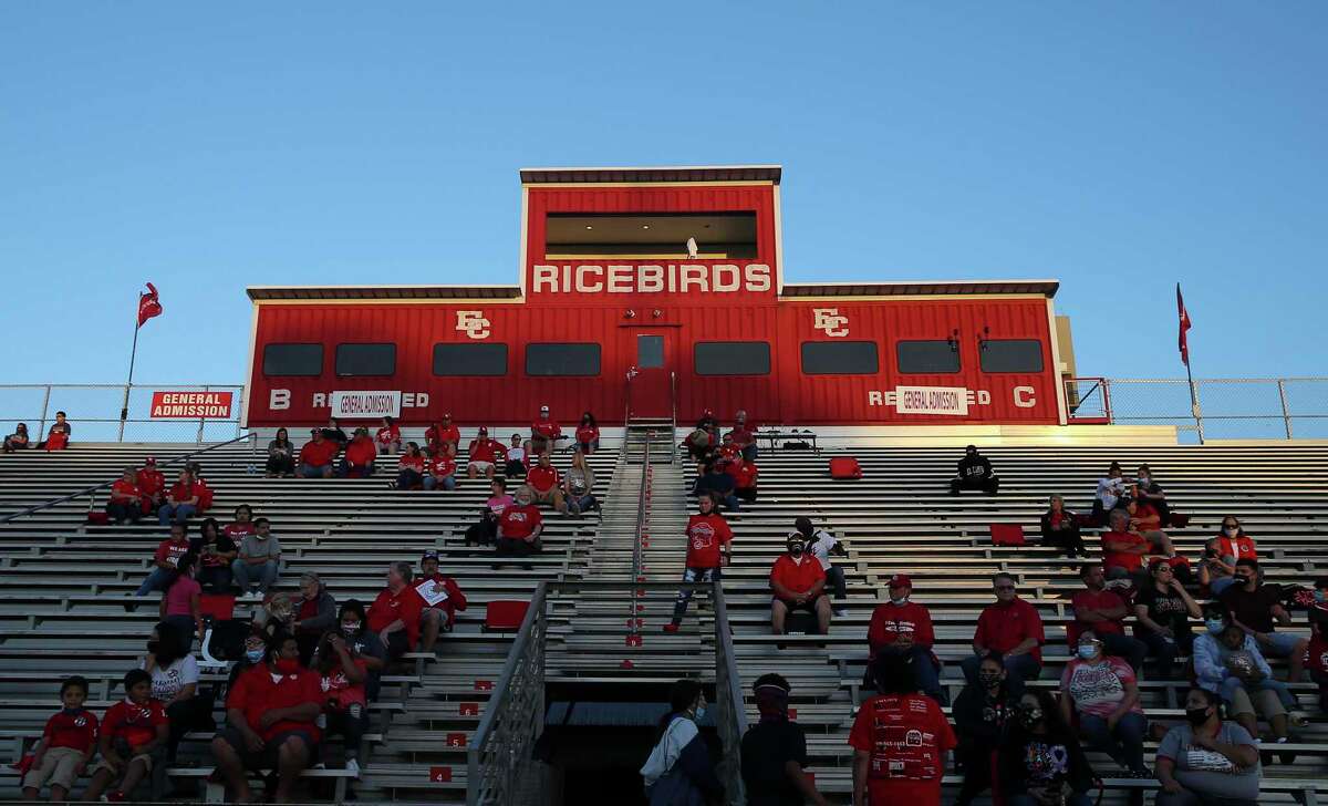 Even during COVID-19, Bay City, El Campo play on