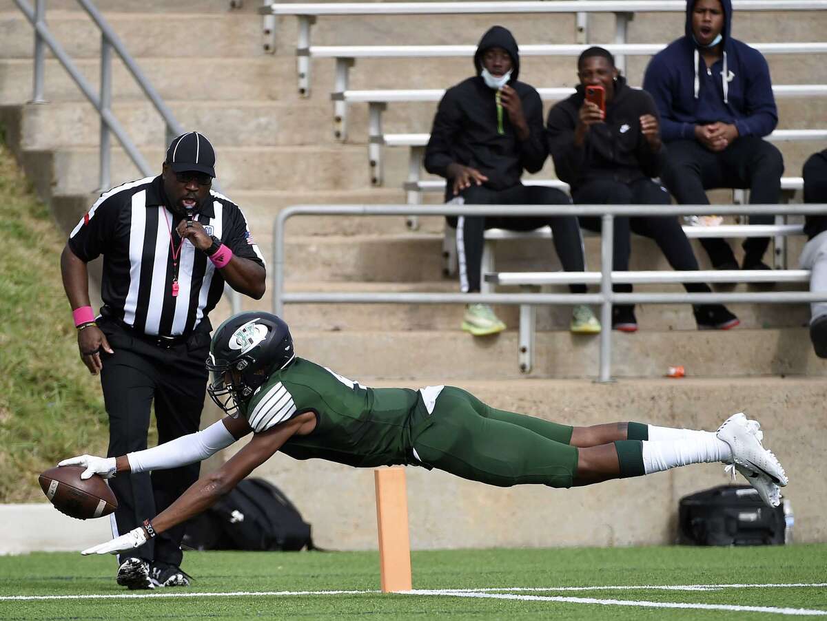 Foster edges Hightower in seesaw affair