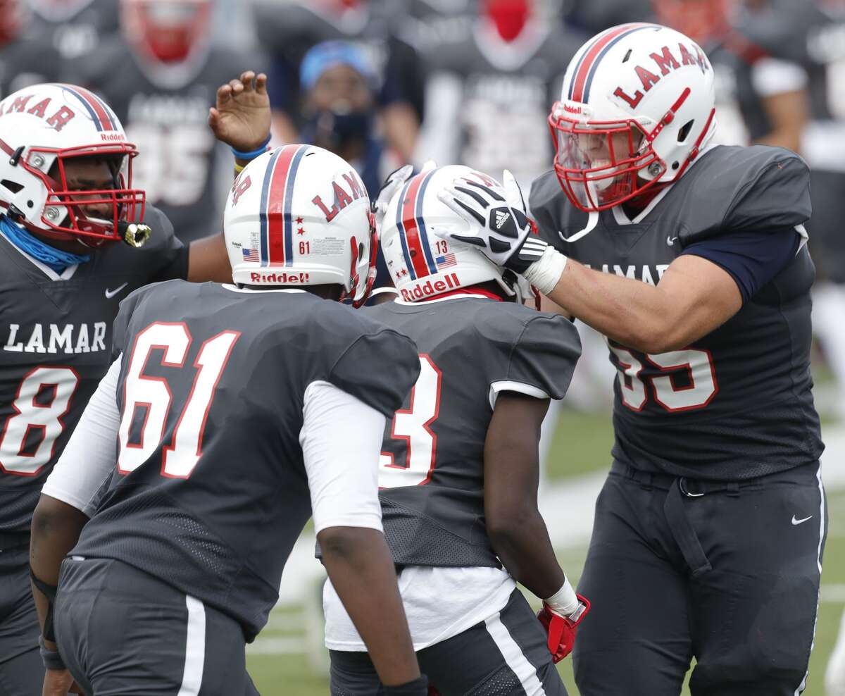 Lamar defeats Bellaire for 70th consecutive district win
