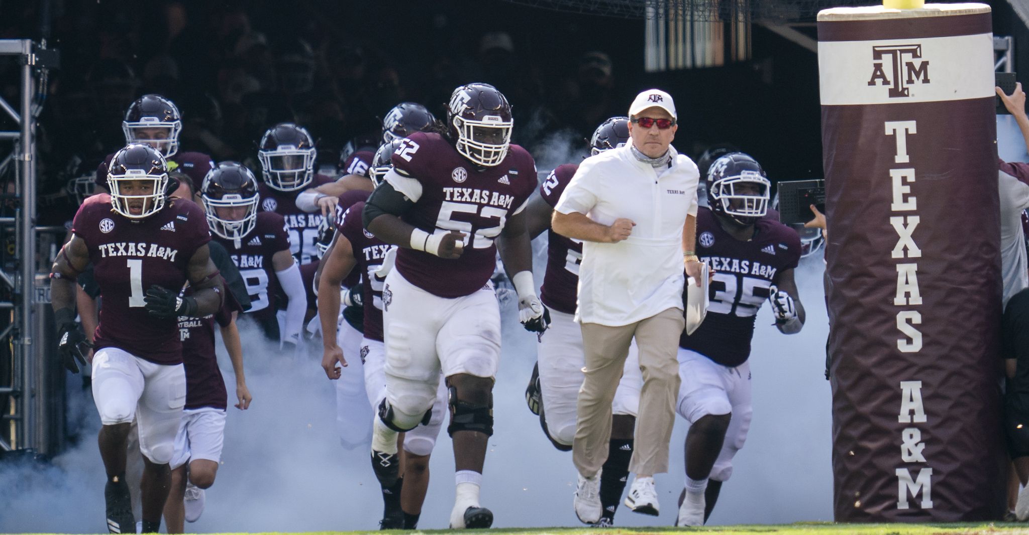 Aggies add two pledges on offense in 2021 class