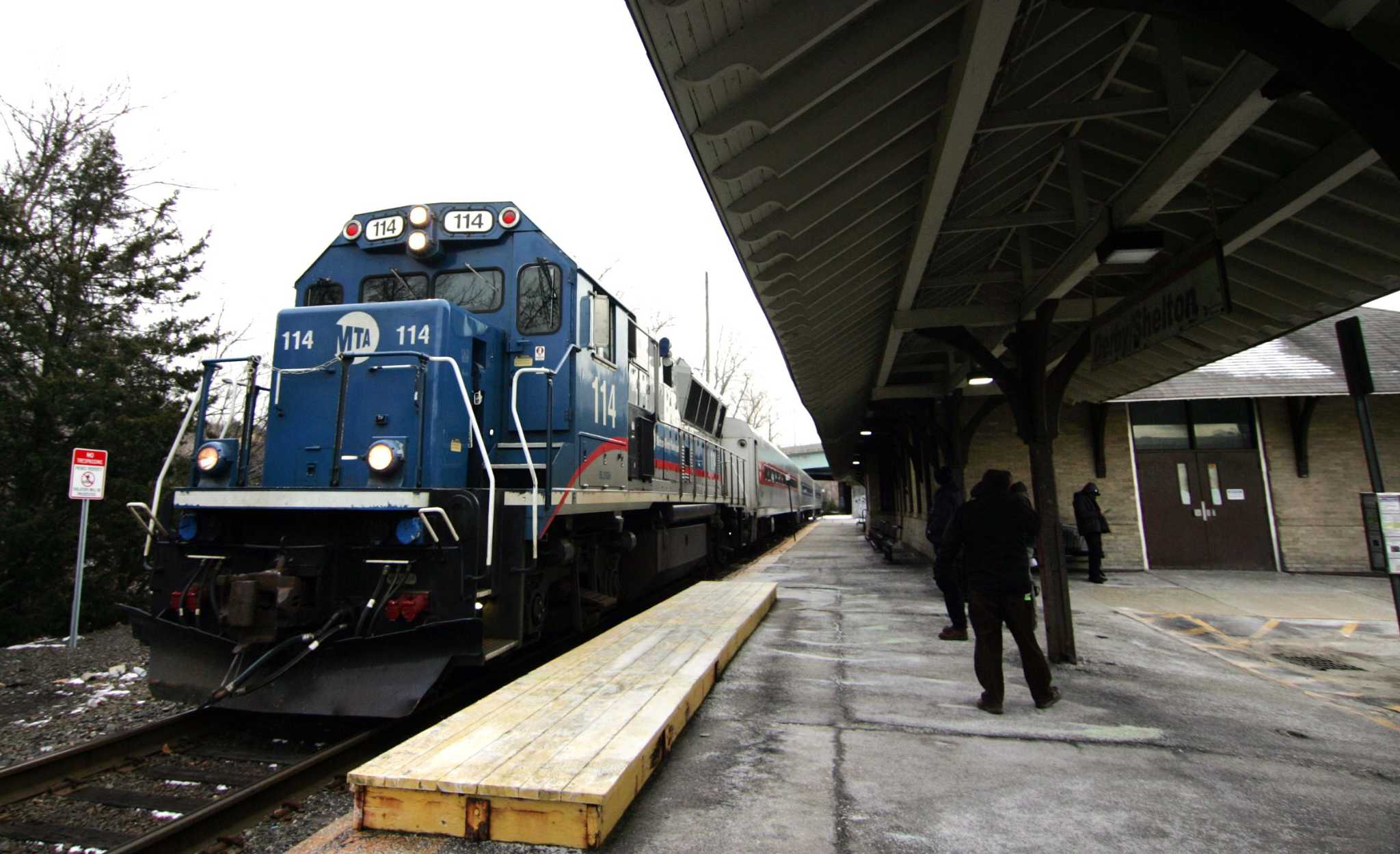 Rail service resumes on Metro-North’s Waterbury line