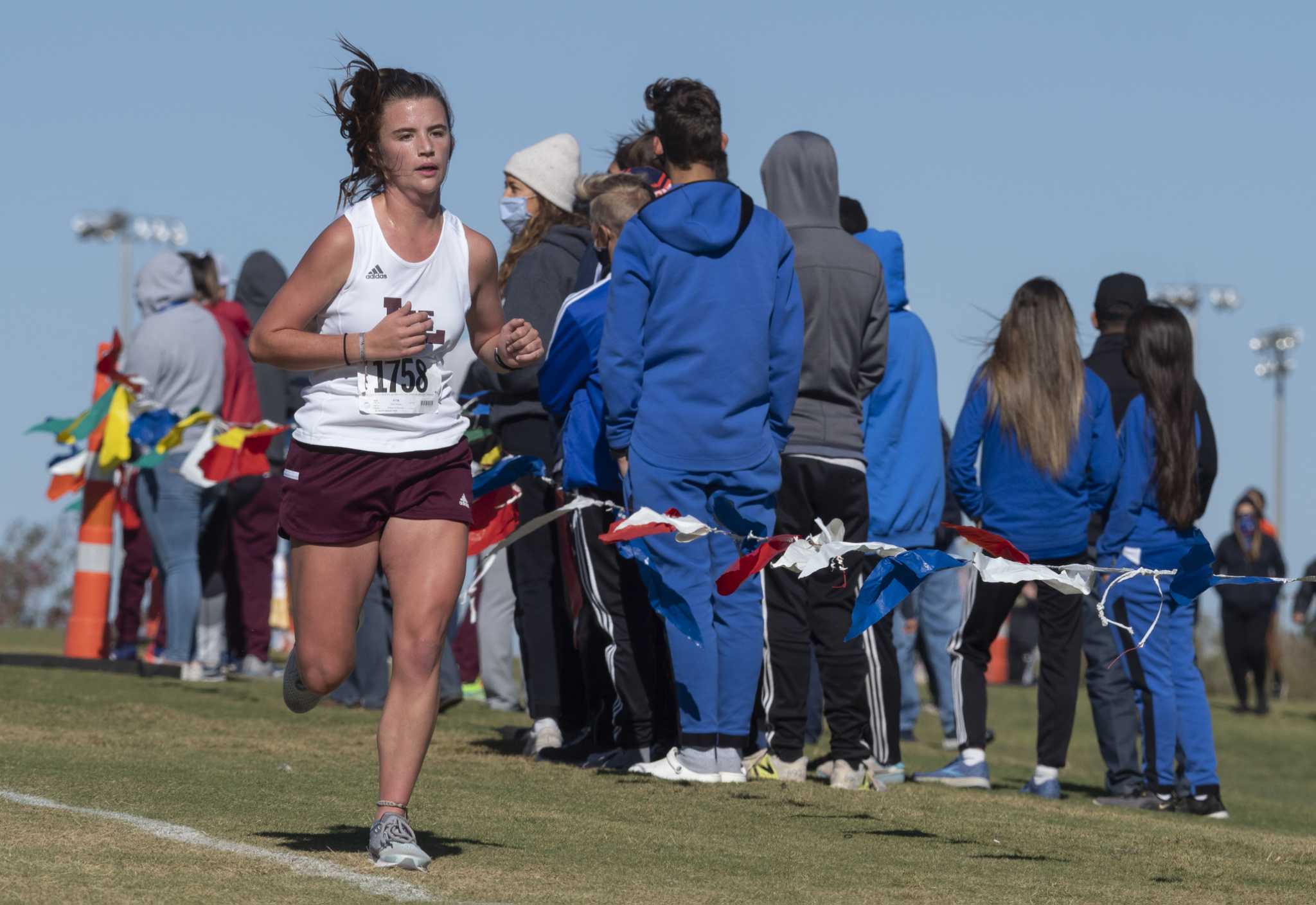 HS CROSS-COUNTRY: Lee pair advance to regionals at 2-6A meet