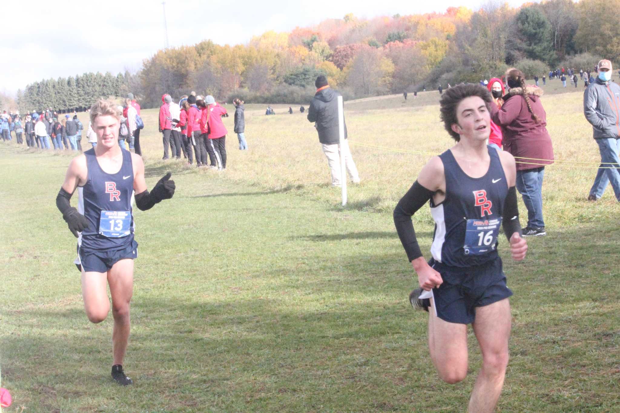 Local runners bid to qualify for state meet