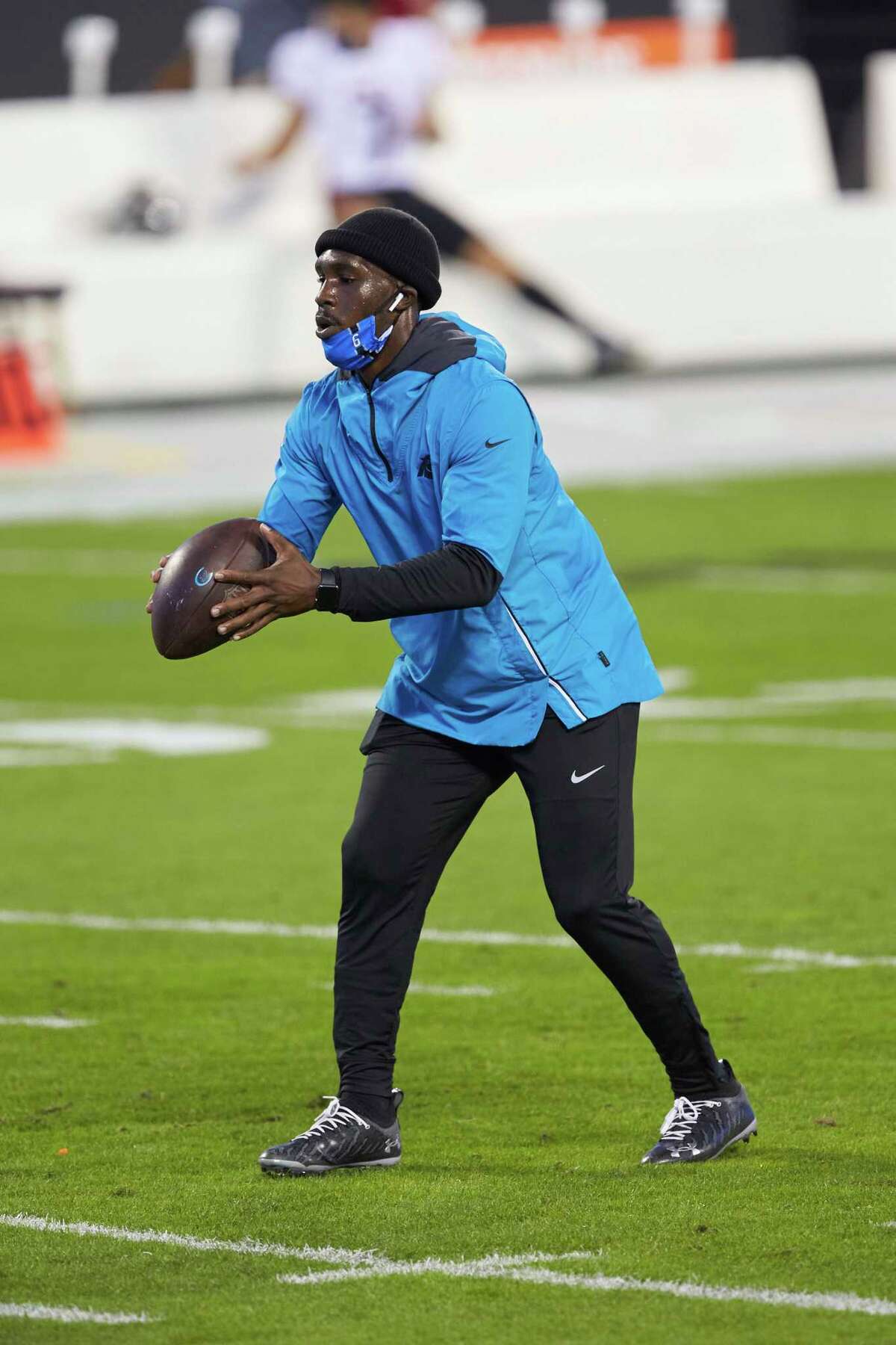 Former Houston Roughnecks QB P.J. Walker makes NFL debut