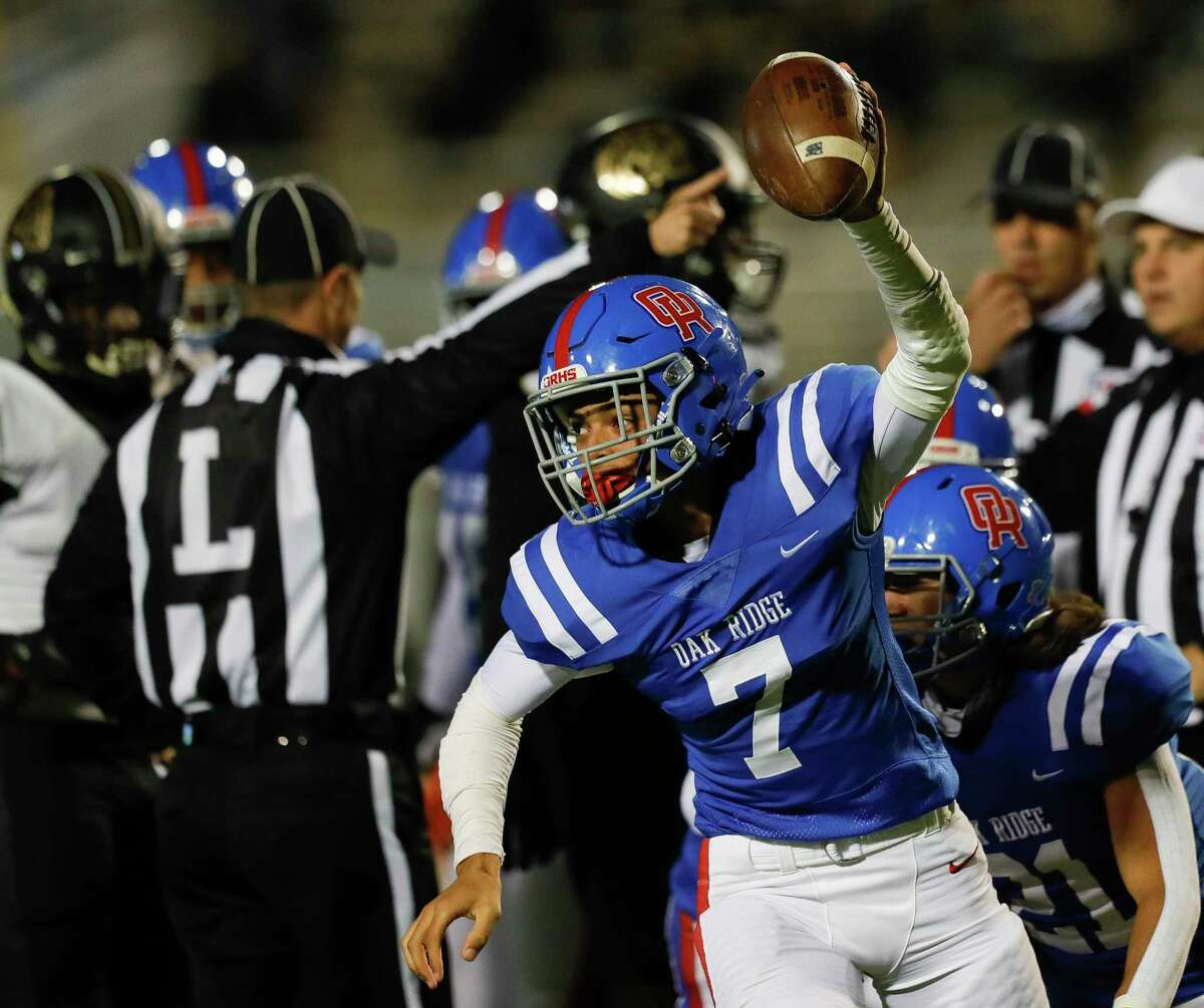 FOOTBALL: Oak Ridge capitalizes on Conroe turnovers