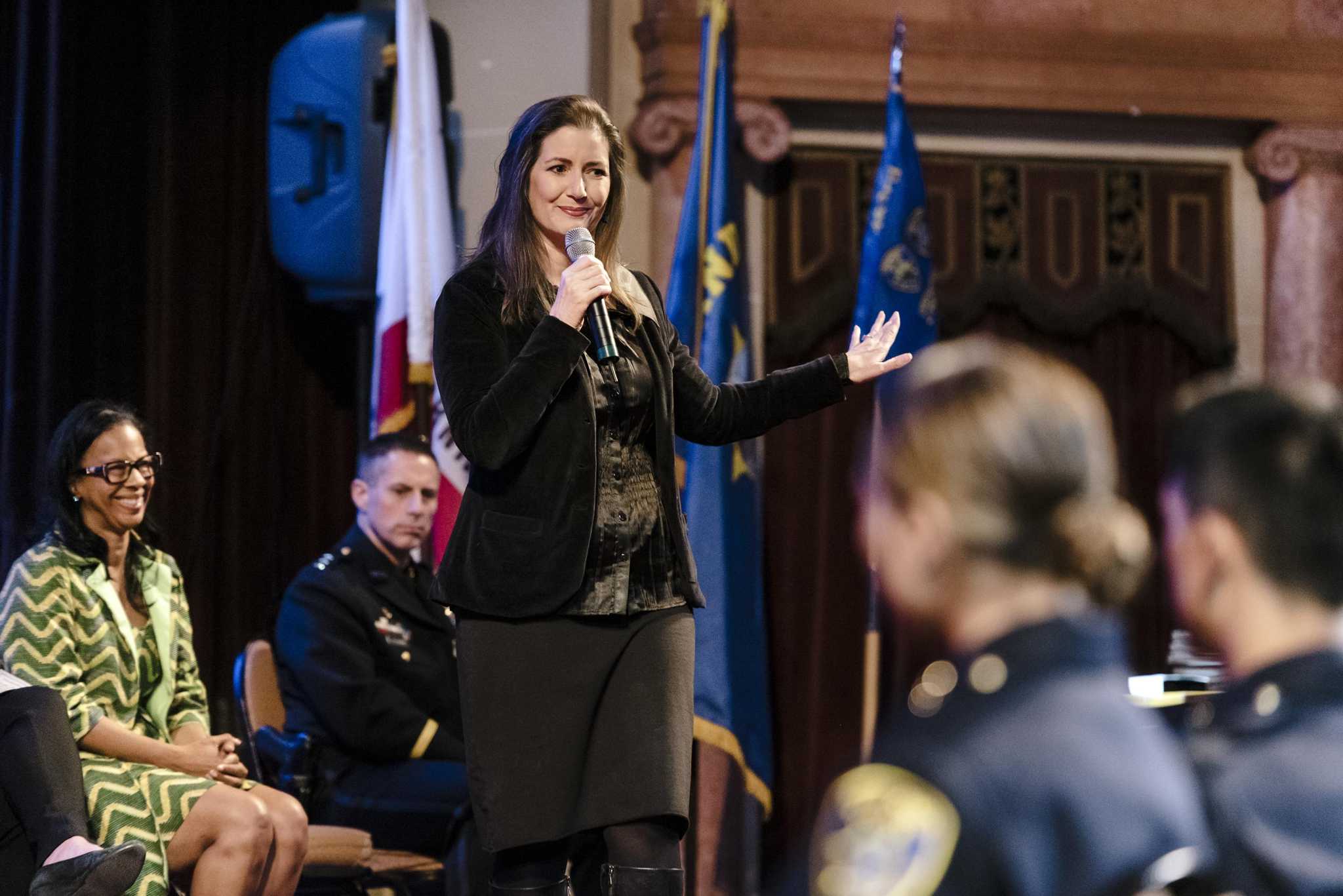 Oakland officials to talk with finalists for police chief role