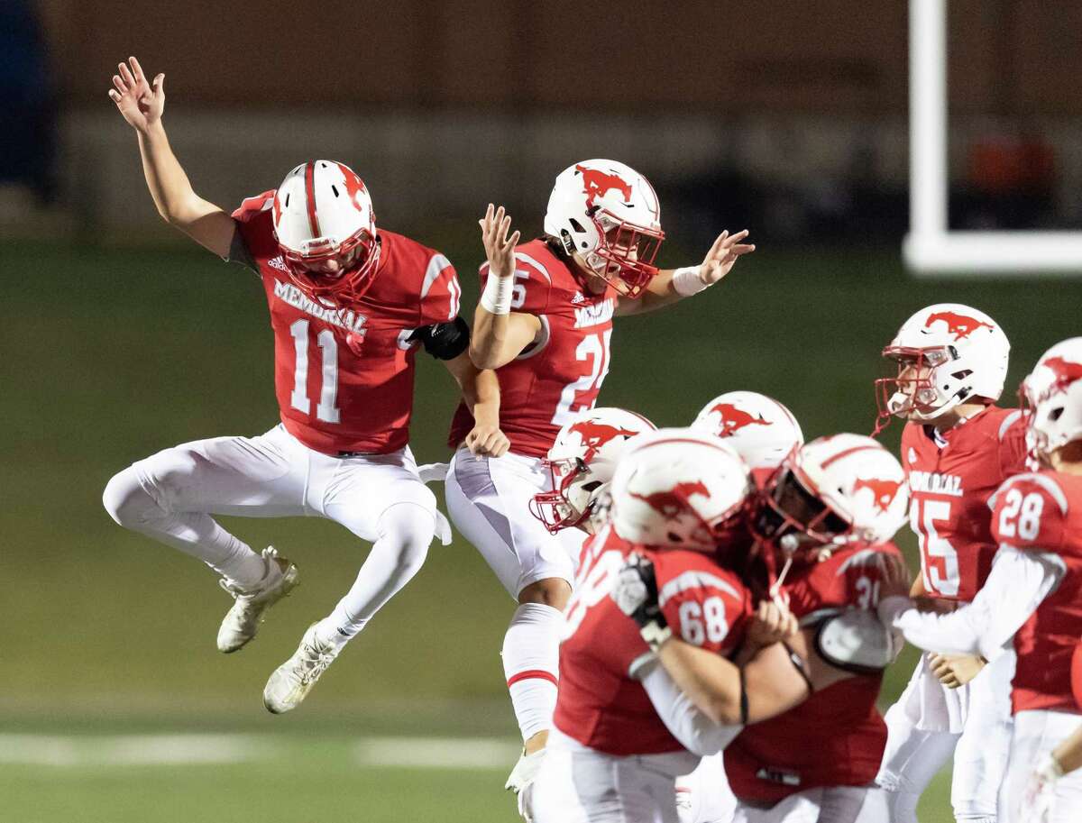 Football: Mustang seniors set strong foundation despite playoff loss