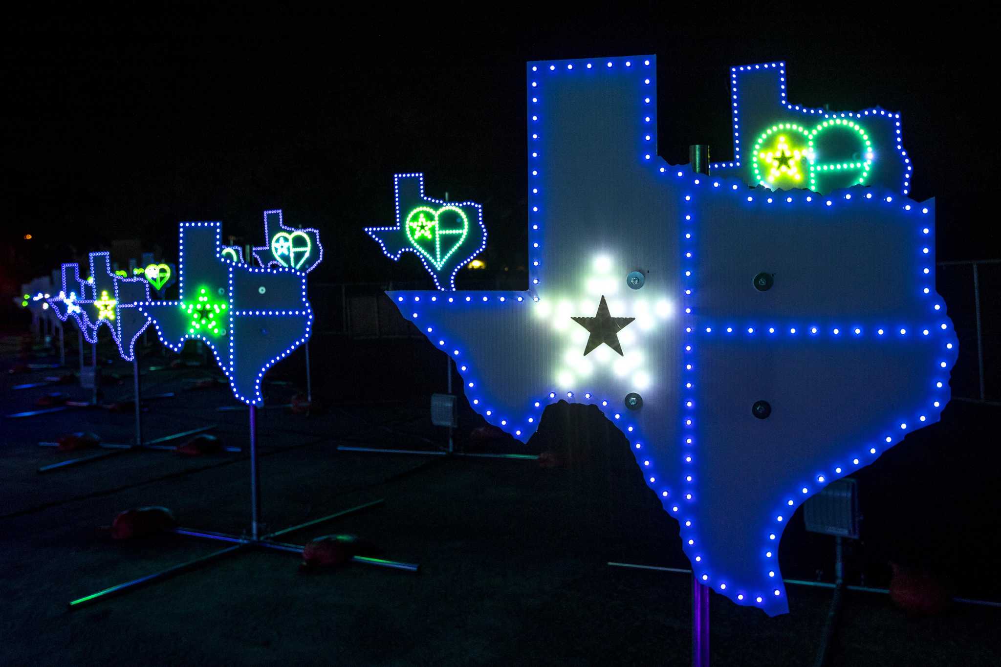 Houston gets a new drive-through holiday light park