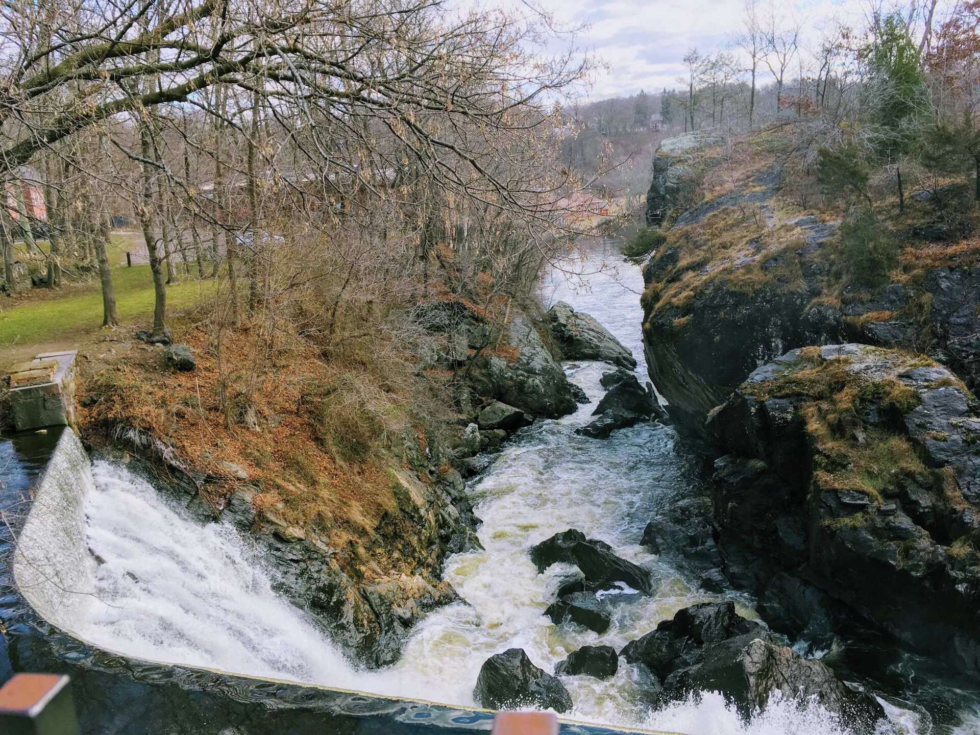 Norwich PD: Body found at Uncas Leap Heritage Park