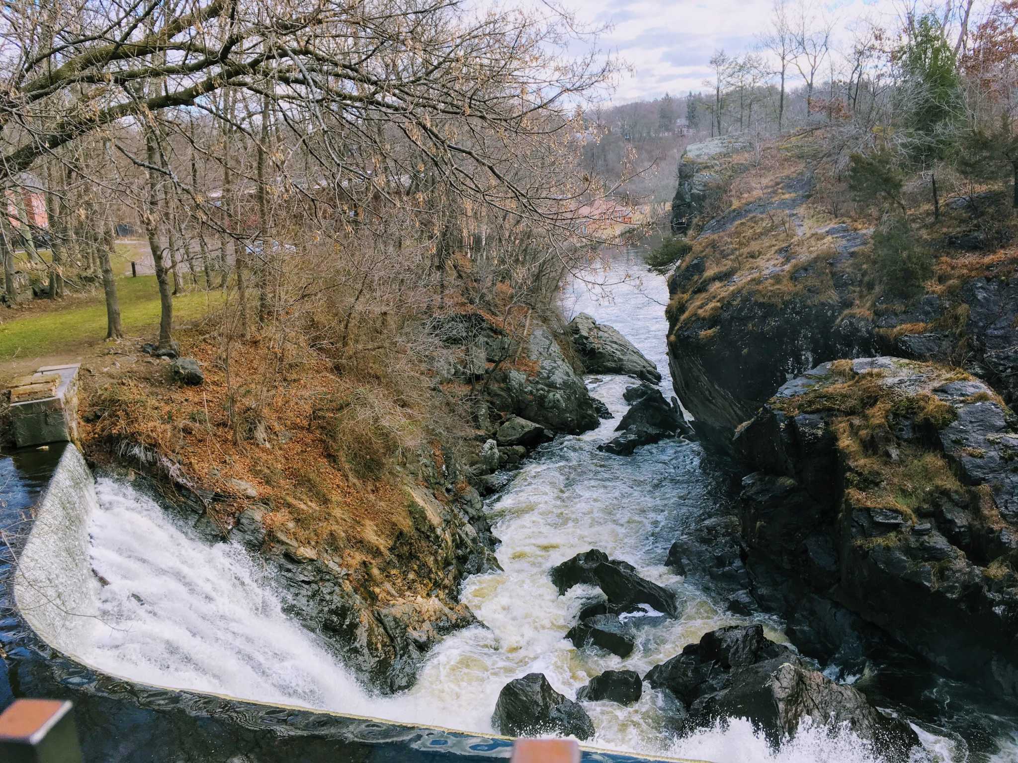 Norwich PD: Body found at Uncas Leap Heritage Park