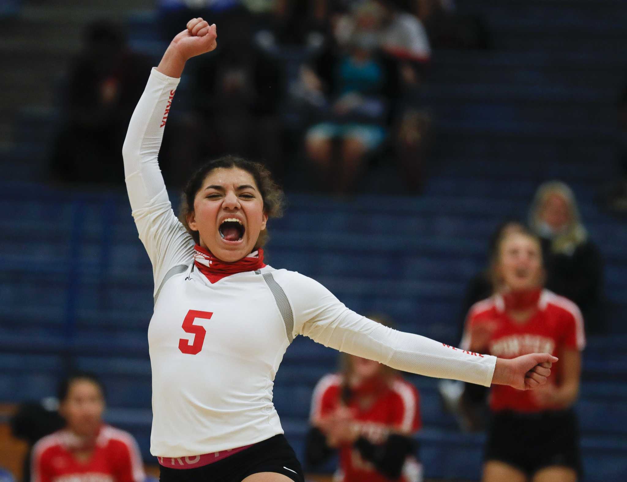 Porter volleyball edges New Caney, earns playoff berth