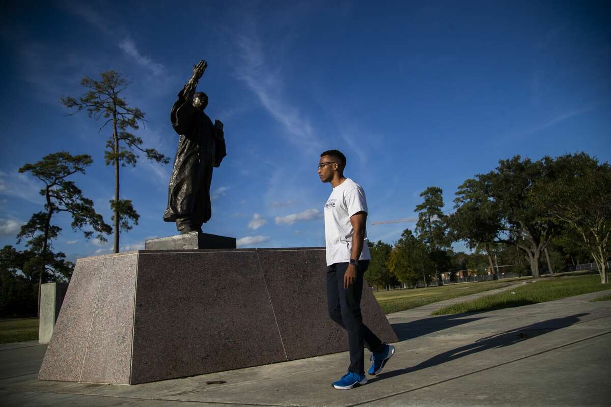 Menefee elected as first African-American Harris County Attorney