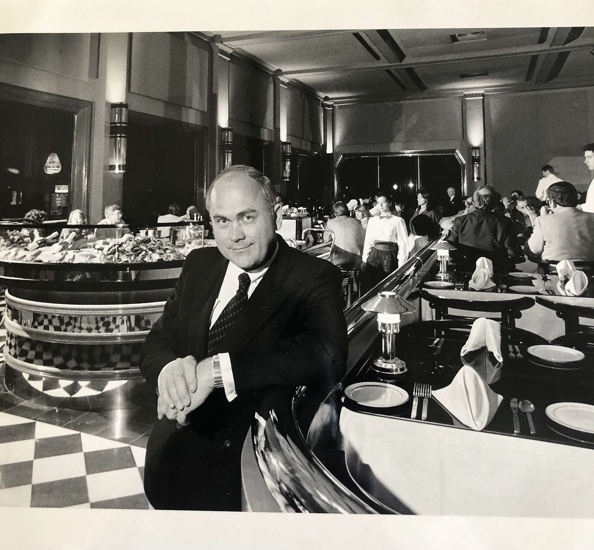Prolific S.F. restaurateur Sam DuVall, who opened Izzy's and dozens ...