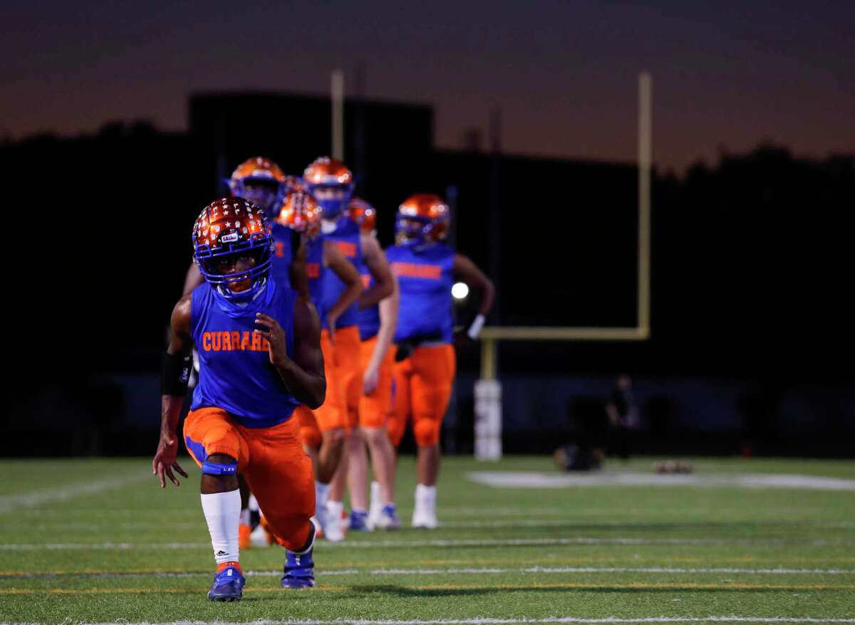 FOOTBALL: Grand Oaks edges Conroe for first-ever district win