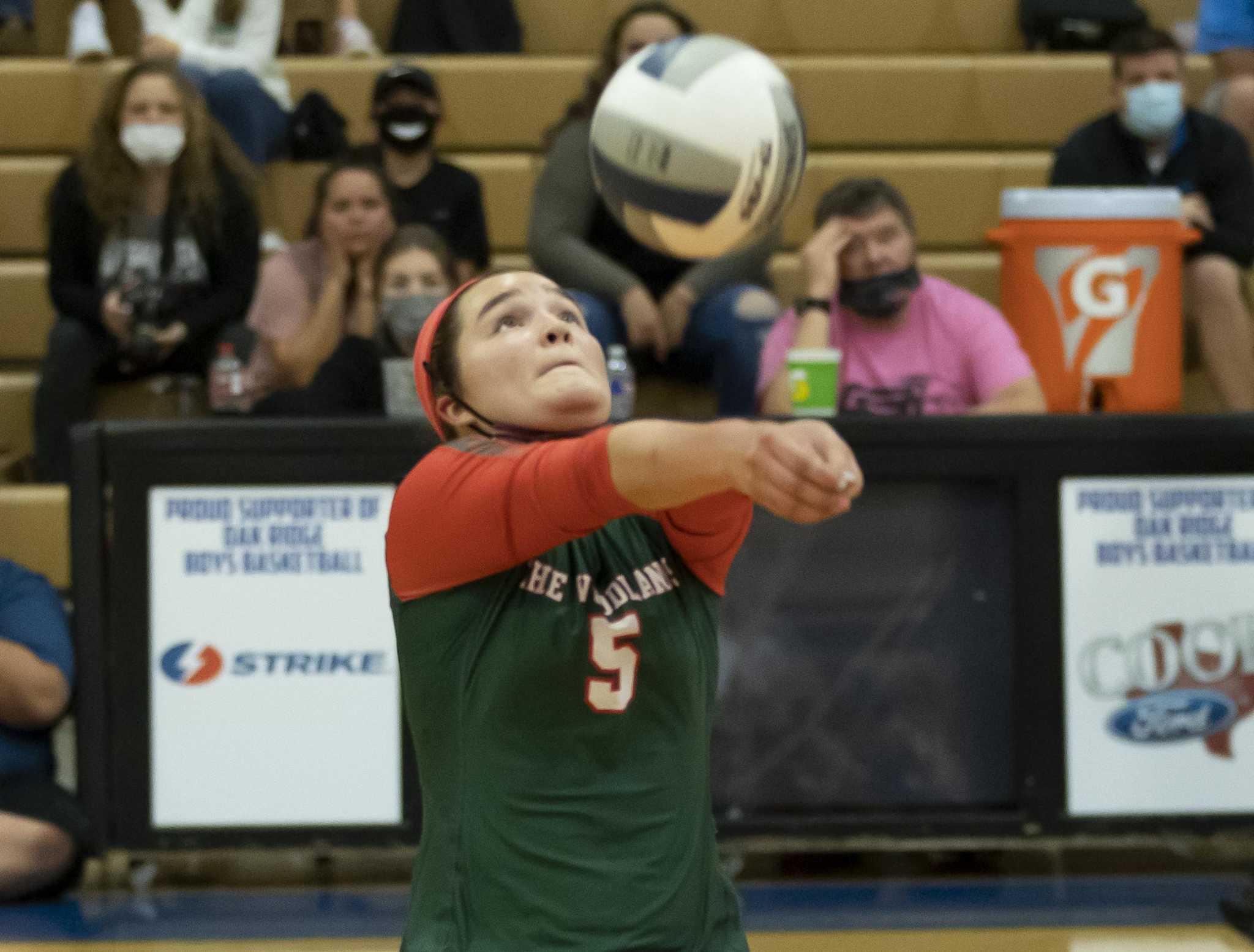 VOLLEYBALL ROUNDUP: Lee hits milestone as The Woodlands clinches share ...