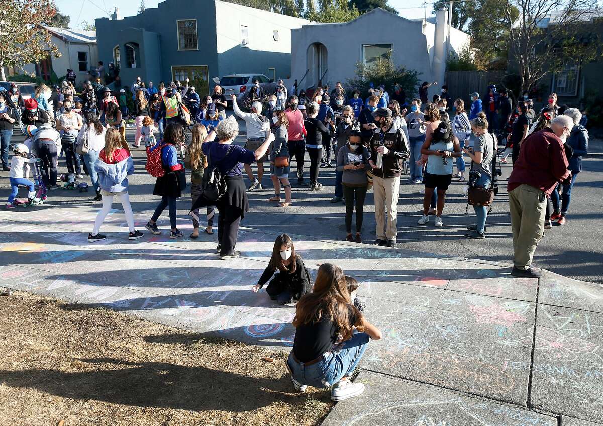 Outside Kamala Harris’ childhood home in Berkeley, an impromptu dance ...
