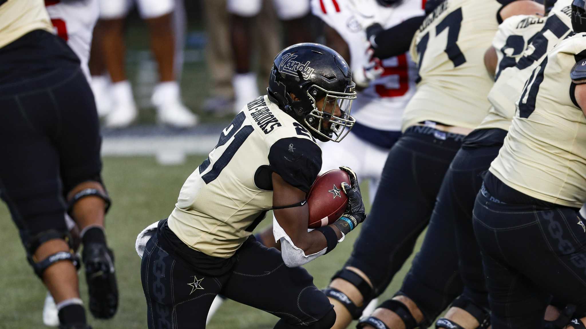 Around the FBS: Versatile Mignone making most of lone season in SEC