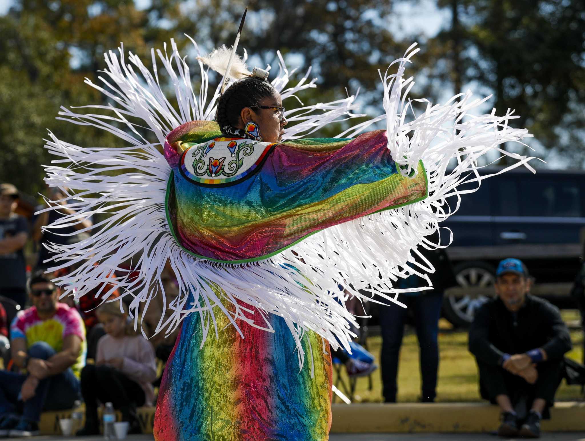 Alabama Coushatta tribe members make authentic Texans