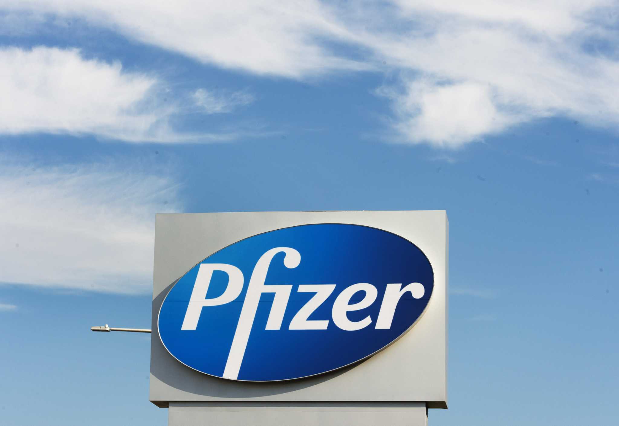 Experts: Expanding Pfizer vaccine to young kids key to curbing COVID