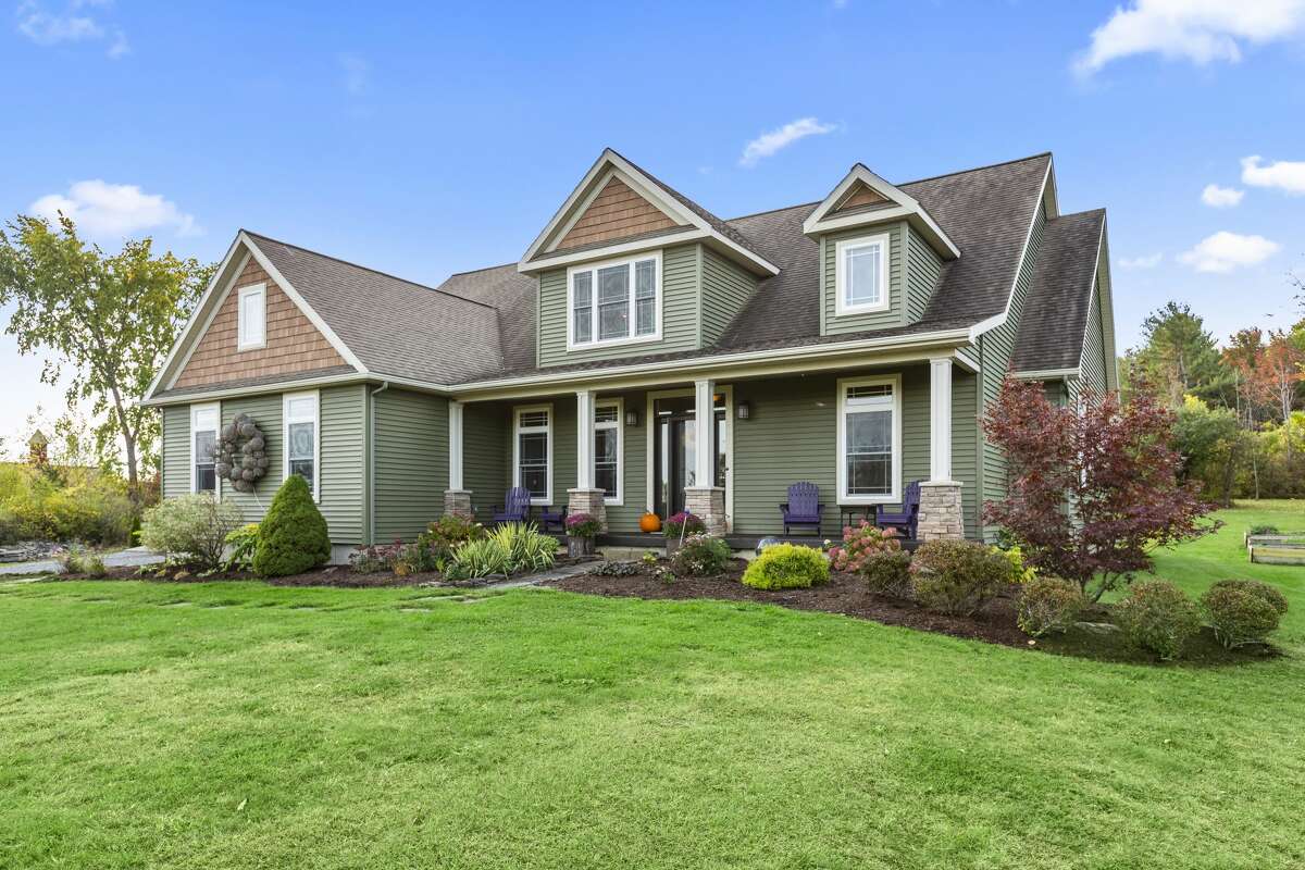 House of the Week: Custom Cape in Altamont