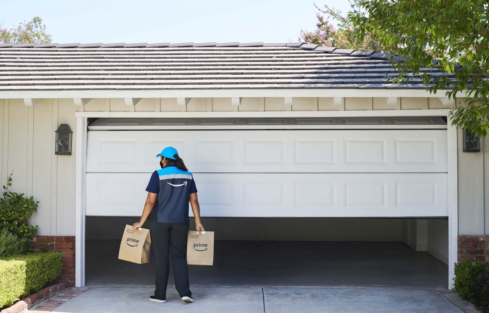 Amazon will bring your groceries right into your garage for you