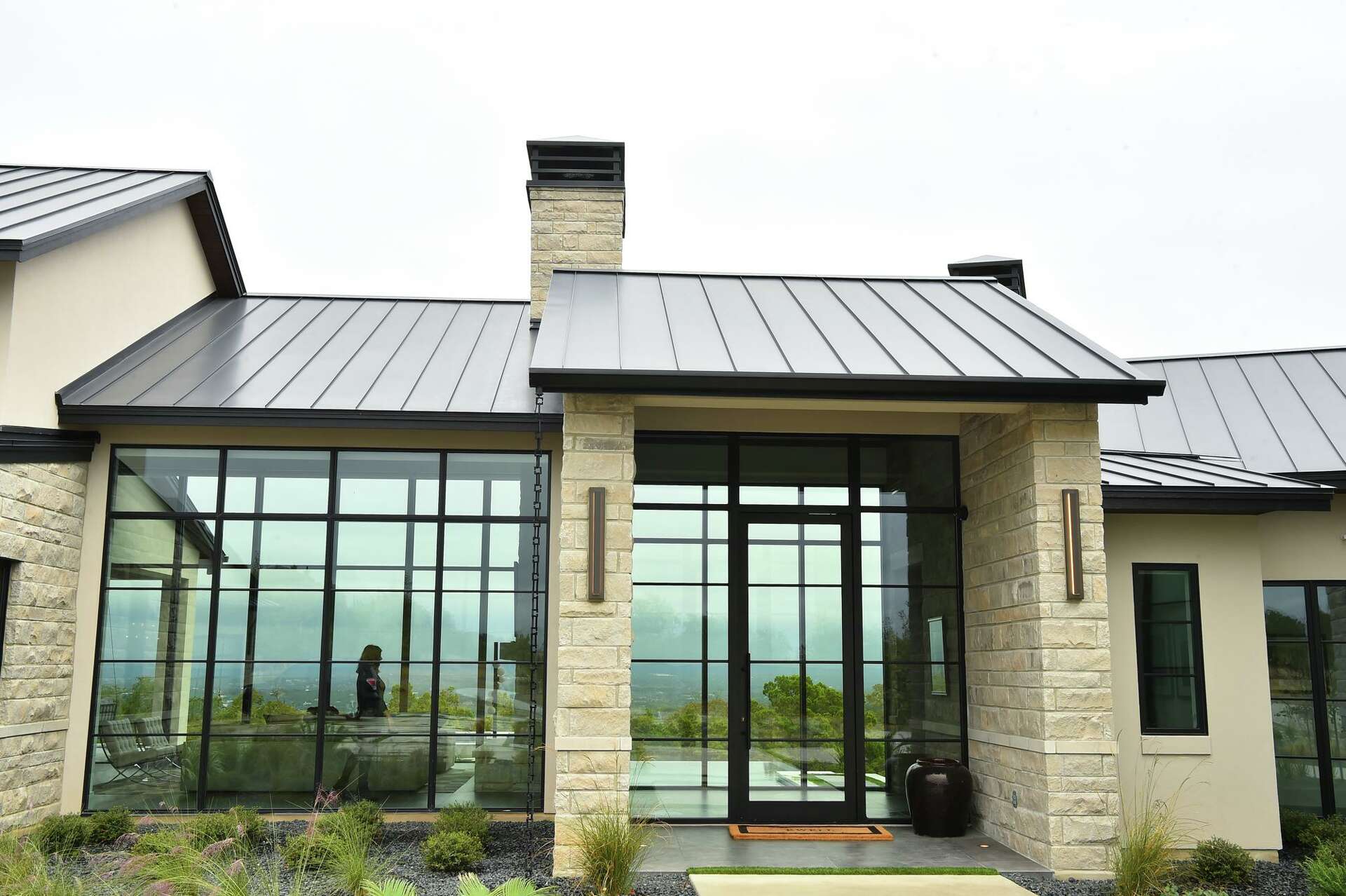 Modern Texas Hill Country home in Cordillera Ranch captures spectacular ...