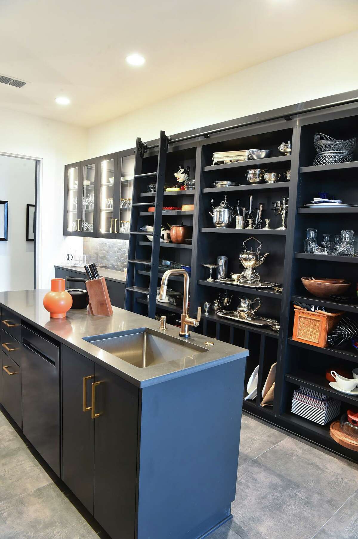 Modern Texas Hill Country home in Cordillera Ranch captures spectacular ...