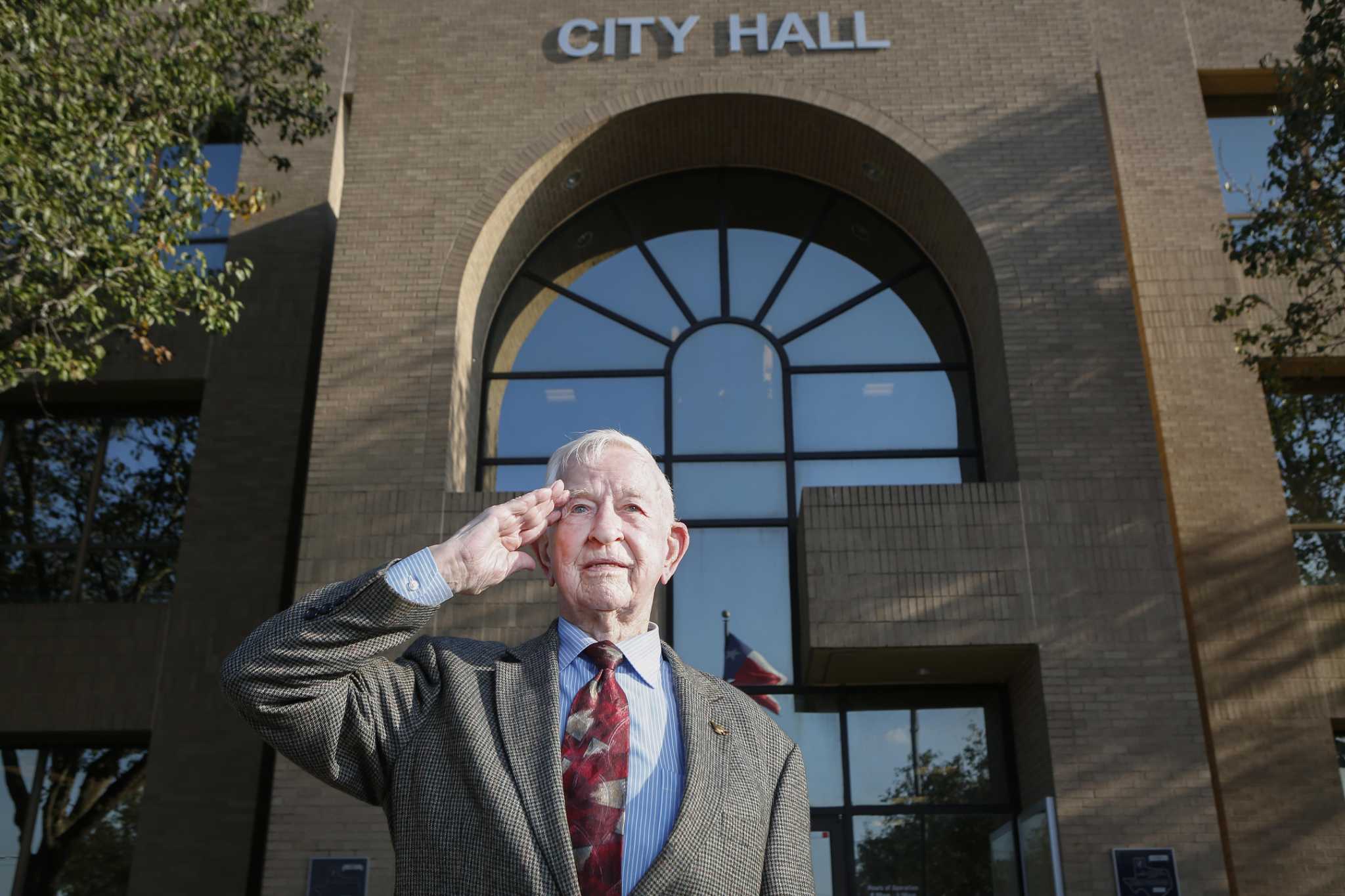 After four decades of service, 95-year old Pearland mayor reflects on ...