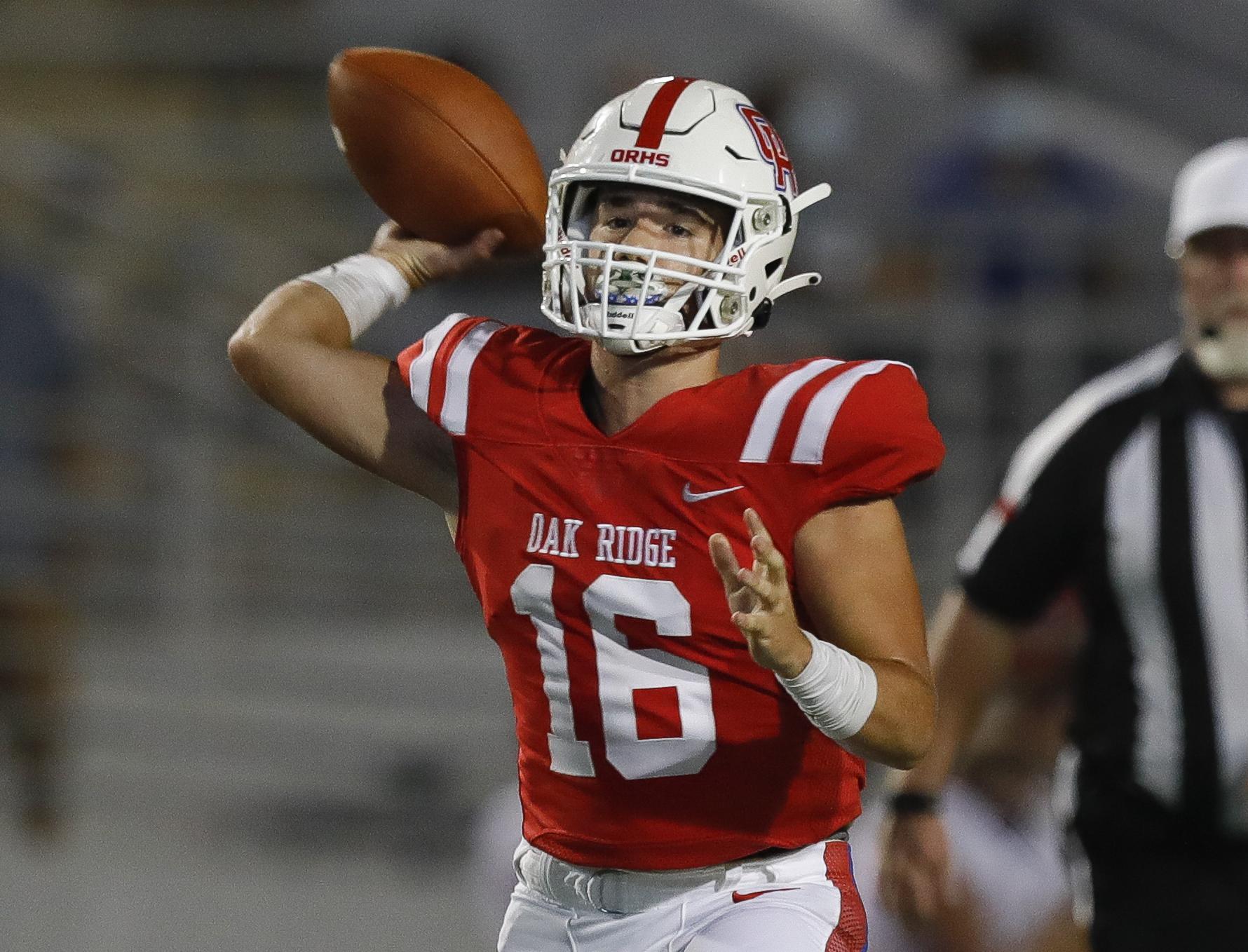 FOOTBALL: Oak Ridge uses QB depth, running game to top Willis