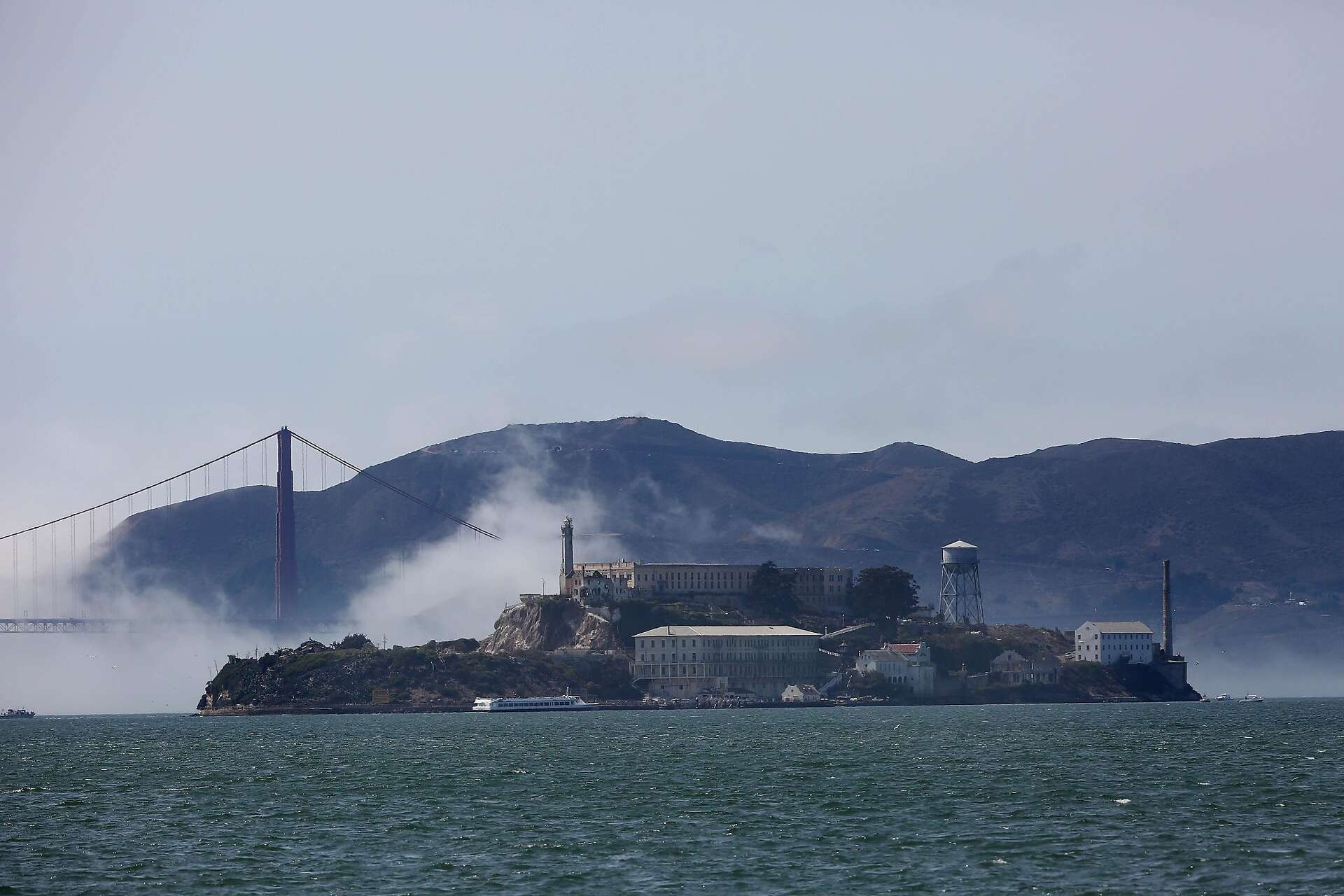 Escape from frigid waters near Alcatraz: 3 rescued after boat sinks in ...
