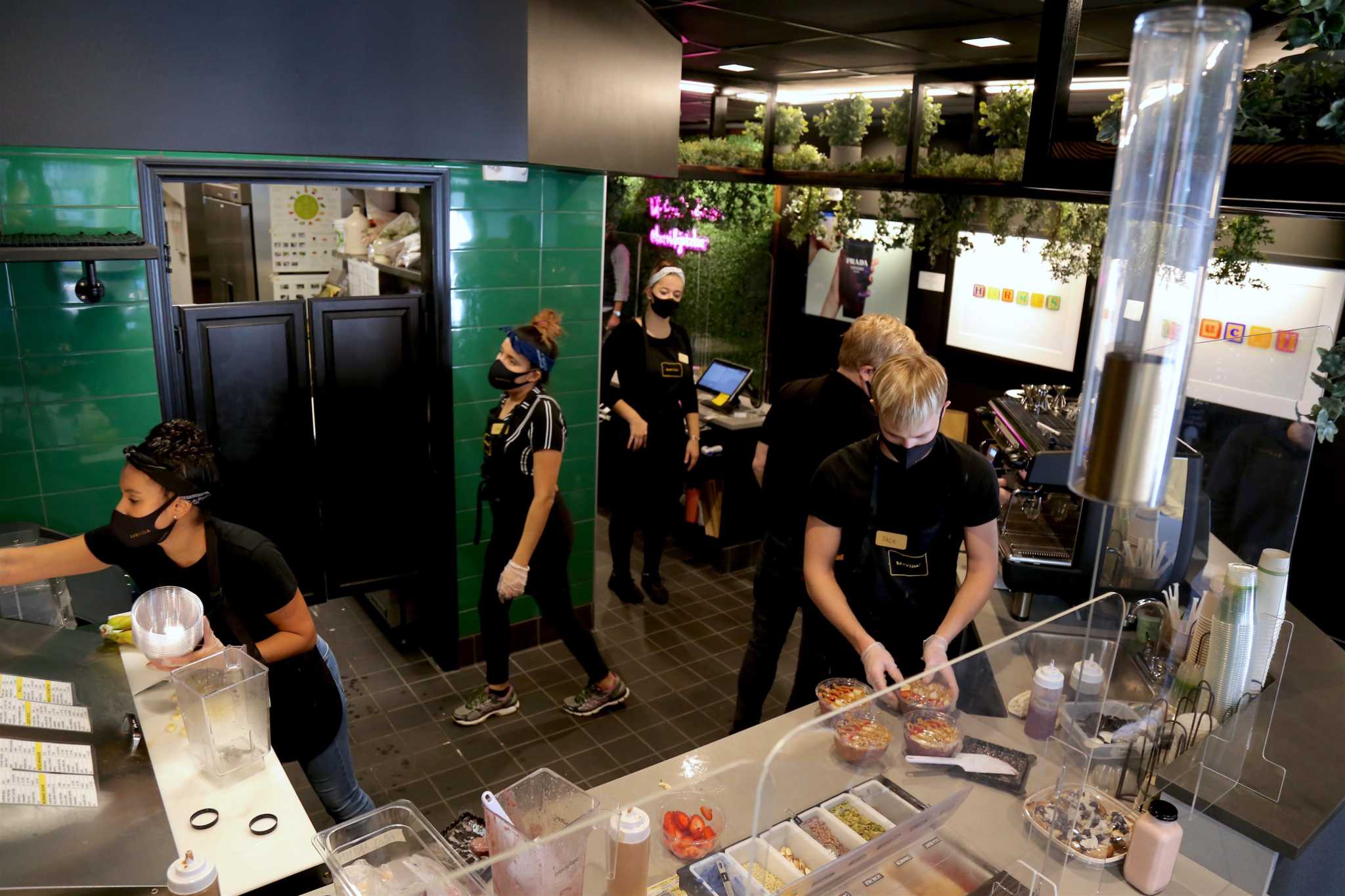 Darien High grad opens organic, plant-based Barvida cafe