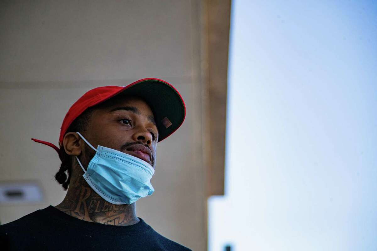 Constable supervisor accused in federal lawsuit of choking, illegally ...