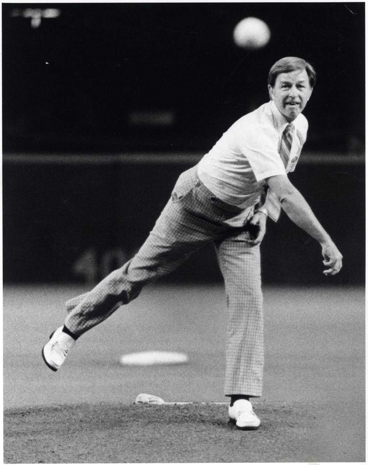 After four decades of service, 95-year old Pearland mayor reflects on ...