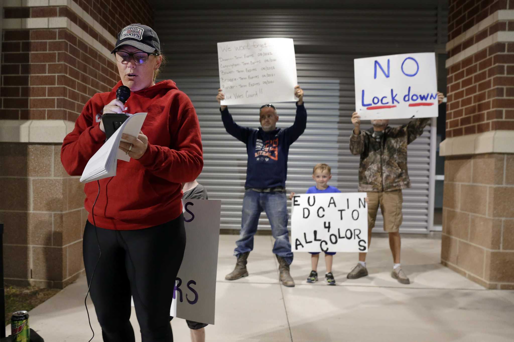 Protesters Call For New Finalist To Replace Clear Creek Isds
