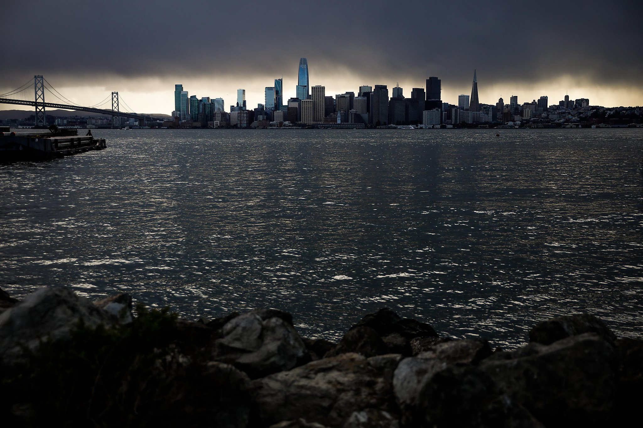 Rain — and a cold front — descending on Bay Area